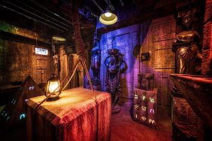 Curse of the Mummy Escape Game - Blacklight Attractions